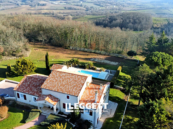 Maison à vendre - Hautefage-la-Tour - 8 pièces - 5 chambres