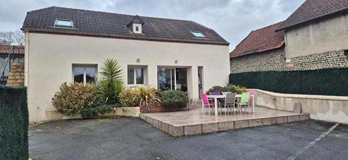 Maison 4 pièces à louer à Artix
