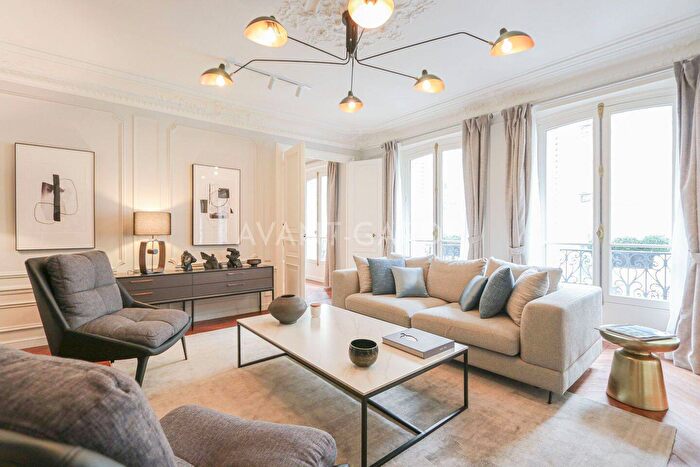 Appartement 5 pièces à Lorette-Martyrs, Paris 9ème arrondissement, à louer