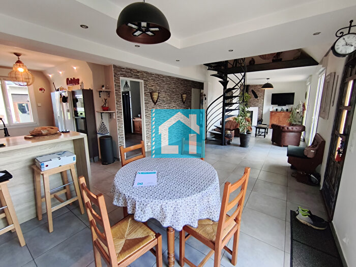 Maison à vendre - Yquelon - 5 pièces - 3 chambres