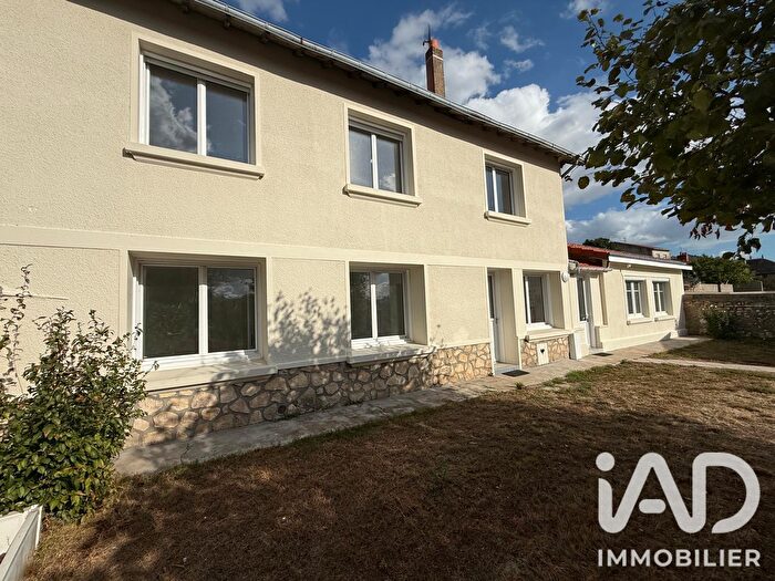 Maison 6 pièces à Châtellerault, Centre-ville, à vendre