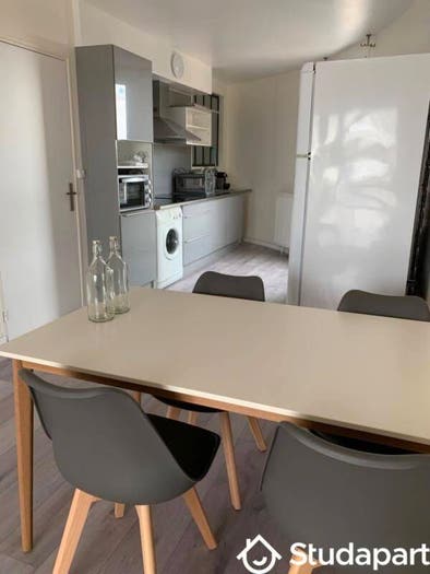 Bastide-Horloge, Cergy : Appartement 1 pièce à louer