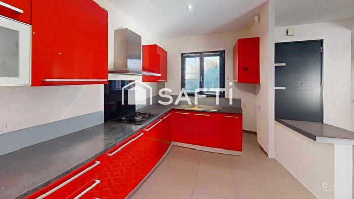 Maison à vendre - Saint-Priest, Revaison - 6 pièces - 4 chambres