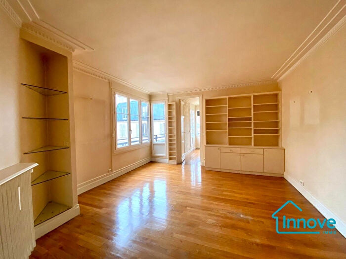 Appartement à vendre - Paris e  - 2 pièces - 1 chambre