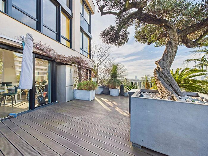 Appartement à vendre - Paris e , Porte de Clichy - 4 pièces - 2 chambres