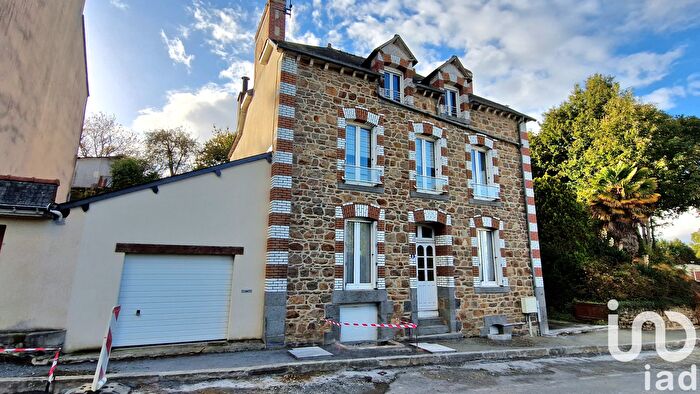 Maison à vendre - Merdrignac - 8 pièces - 4 chambres