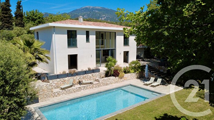 Maison 5 pièces à Roquefort-les-Pins, à vendre