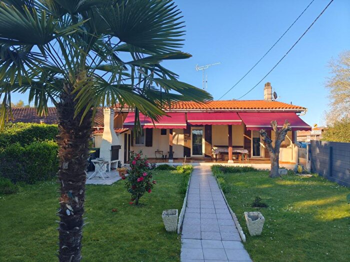 Saint-Vivien-de-Médoc : Maison 4 pièces à vendre
