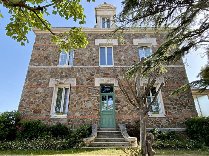 Maison 9 pièces à vendre - Saint-Gilles-Croix-de-Vie