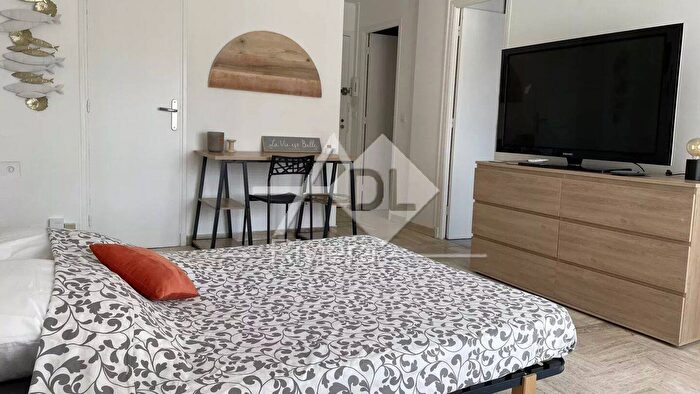 Appartement à louer - La Colle, Antibes - 1 pièce