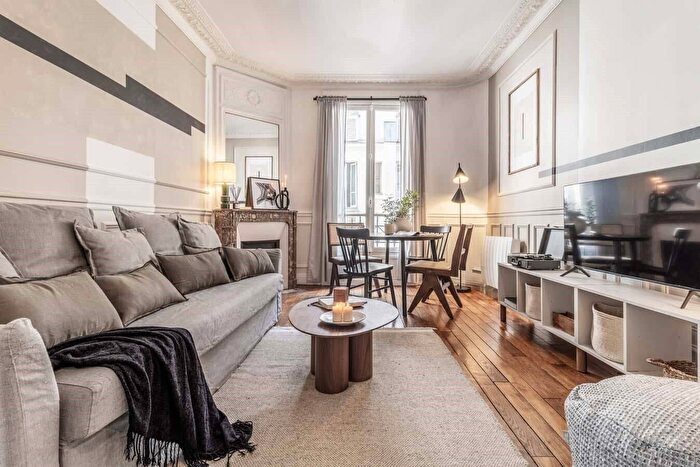 Grandes Carrières-Clichy, Paris 18ème arrondissement - Appartement 1 pièce à louer