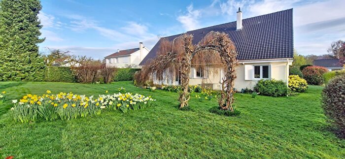 Maison à vendre - Buc - 8 pièces - 5 chambres