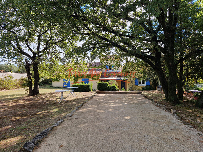 Maison à vendre - Saint-Jean-du-Pin - 13 pièces - 10 chambres