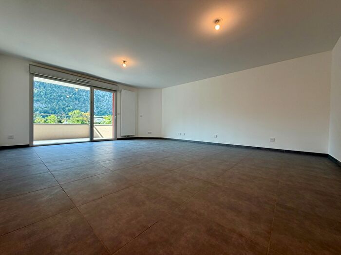 Cluses, Centre-ville : Appartement 3 pièces à vendre