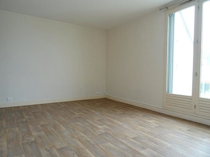 Appartement à louer - Orléans, La Croix Saint-Marceau, La Mouillère, Pré Pinson - 1 pièce