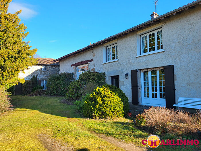 Maison à vendre - Saint-Junien - 8 pièces - 4 chambres