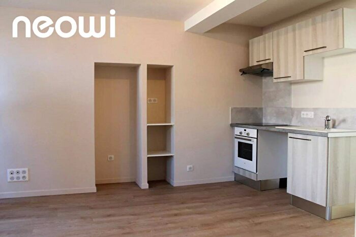 Jussac : Appartement 1 pièce à louer