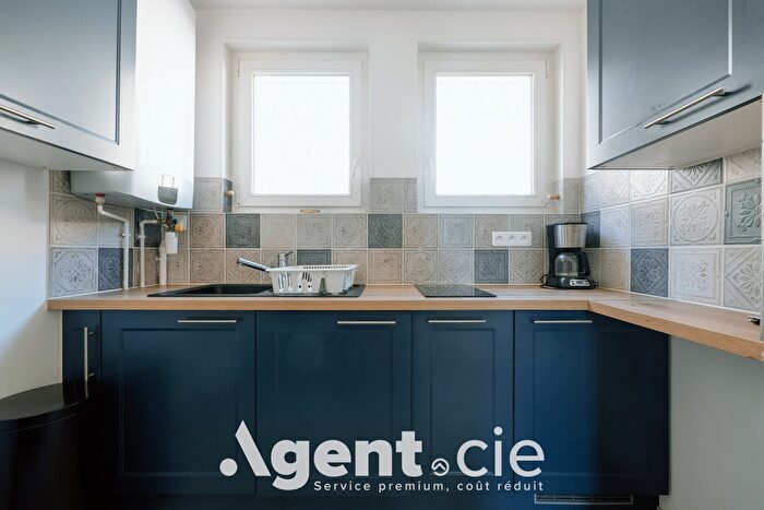 Appartement à louer - Caen, Saint-Jean Etudes, Saint-Gilles - 1 pièce