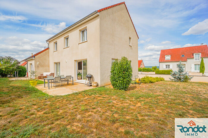 Maison 7 pièces à vendre à Is-sur-Tille