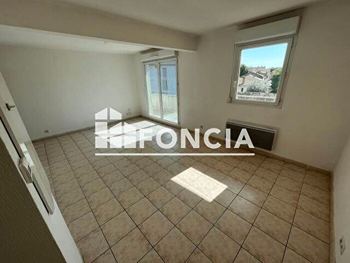 Appartement à louer - Gambetta, Nîmes - 2 pièces - 1 chambre