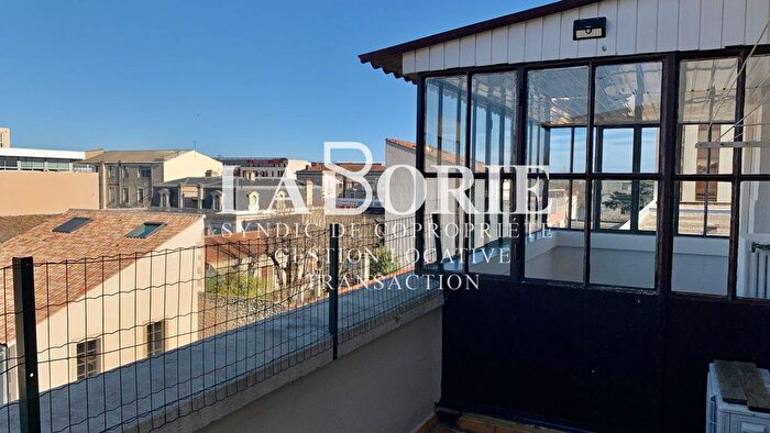 Appartement à louer - Esplanade, Nîmes - 3 pièces - 2 chambres