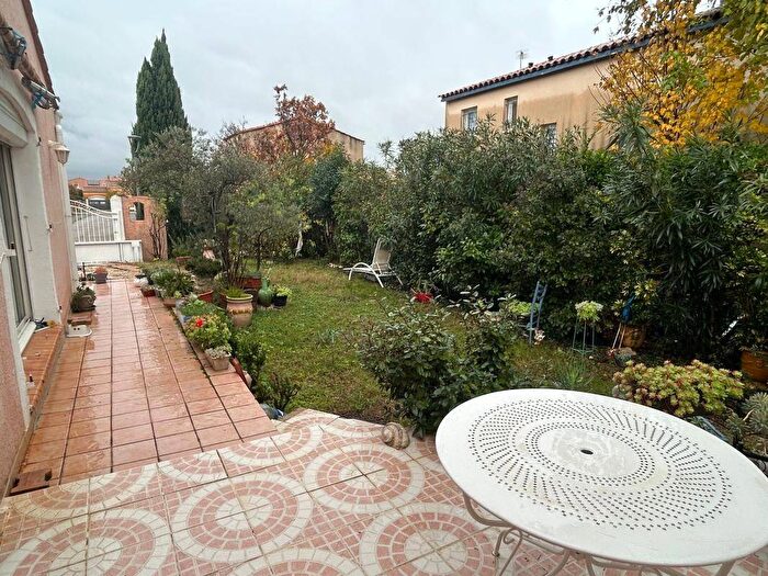 Appartement à louer - Est, Marguerittes - 2 pièces - 1 chambre