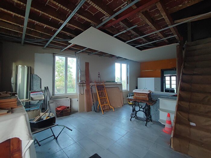 Maison à vendre - Saint-Vérain - 2 pièces - 1 chambre