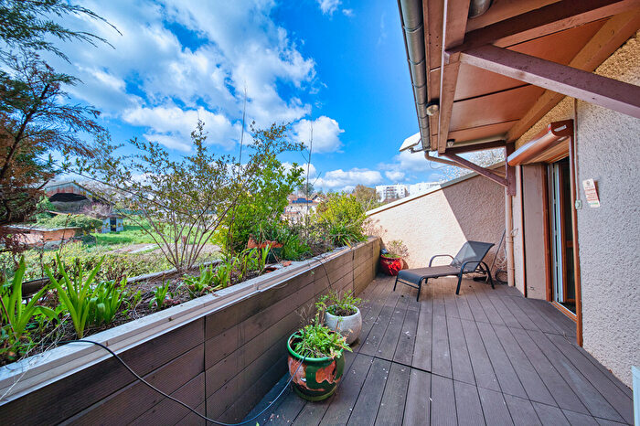 Appartement à vendre - Voiron, Grand Brunetière, Criel - 5 pièces - 3 chambres
