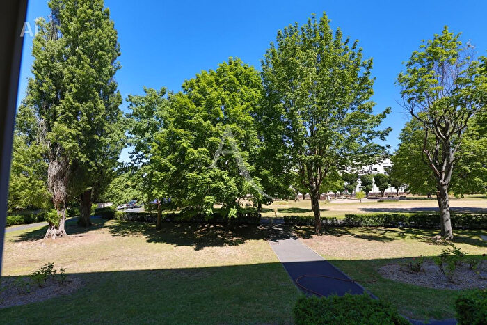 Appartement à vendre - Chatou, Ouest - 3 pièces - 2 chambres