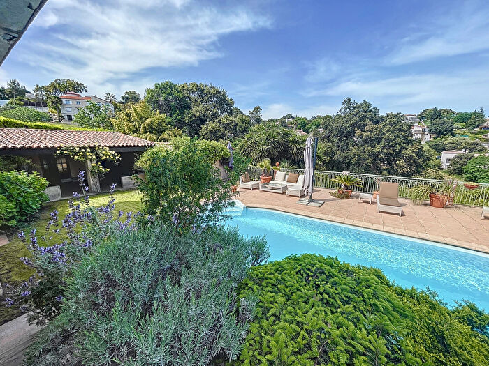 Maison à vendre - Antibes, Rastines, Super Antibes, Laval, La Fontonne - 7 pièces - 5 chambres