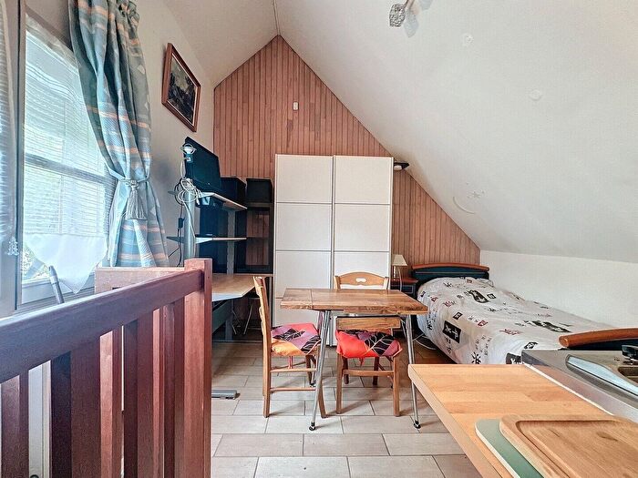 Appartement 1 pièce à Le Village-Les Pres, Éragny, à louer