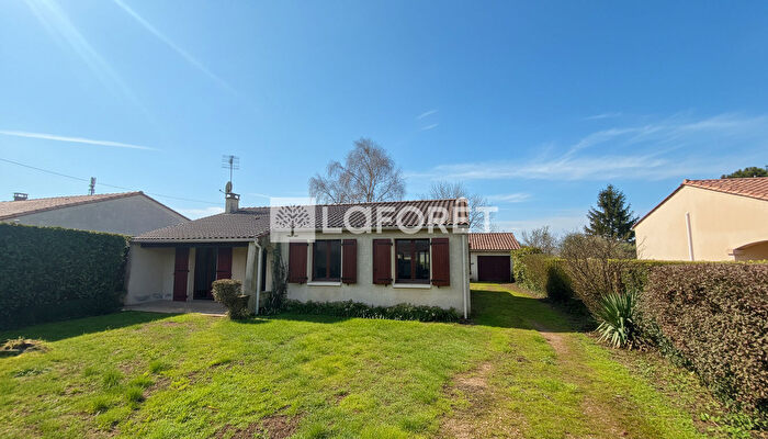 Maison à vendre - Cherves-Richemont - 5 pièces - 4 chambres