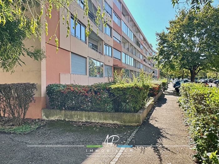 Appartement à vendre - Chenôve, Chenôve - 3 pièces - 2 chambres