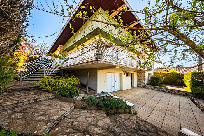 Maison à vendre - Belleneuve - 6 pièces - 4 chambres