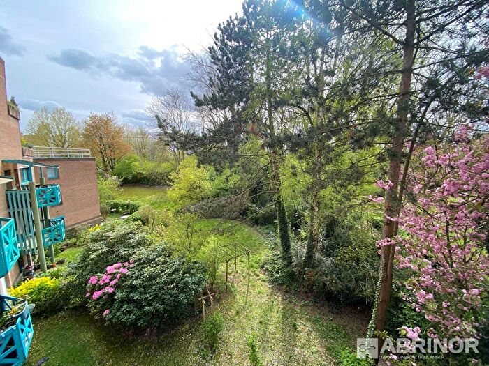 Villeneuve-d'Ascq, Pont de Bois, Hôtel de Ville : Appartement 3 pièces à vendre