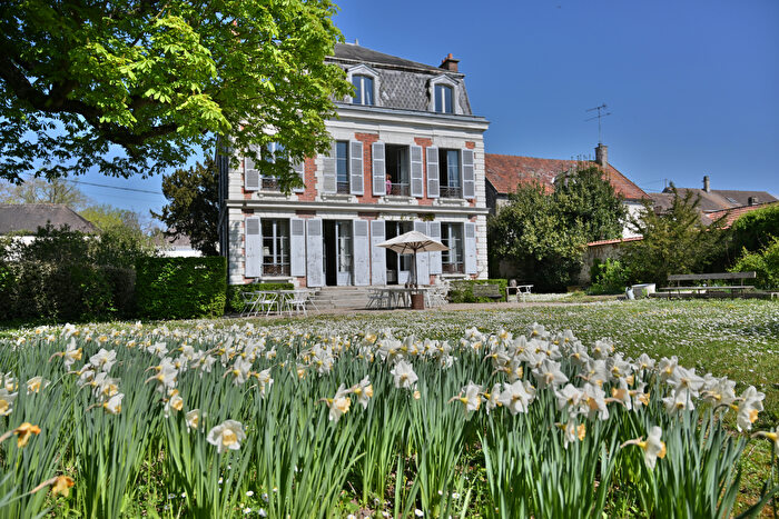Maison à vendre - Morigny-Champigny - 11 pièces - 8 chambres