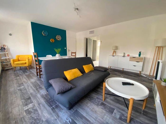 Rue : Appartement 4 pièces à louer