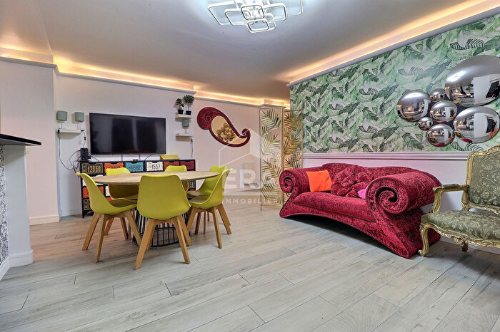 Appartement à vendre - Saint-Denis, La Plaine Saint-Denis - 4 pièces - 3 chambres