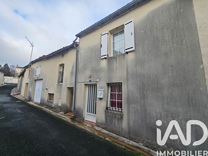 Maison à vendre - Saint-Amant-de-Boixe - 3 pièces - 2 chambres
