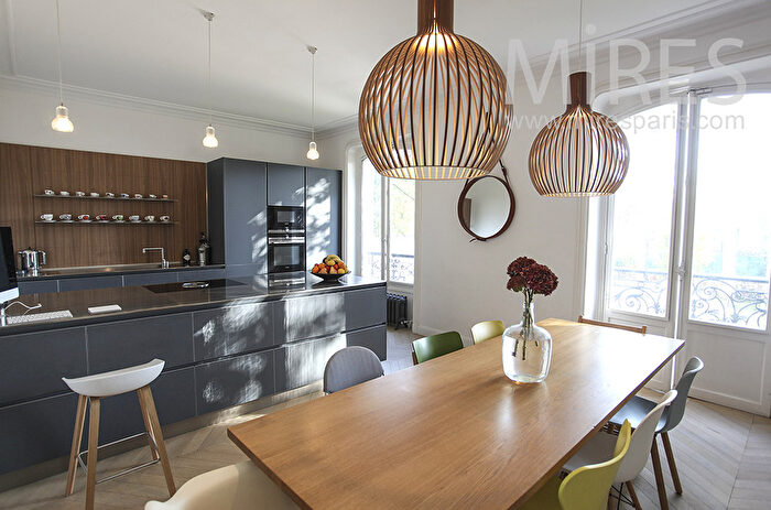 Appartement à vendre - Vichy, Coeur de Ville - 5 pièces - 3 chambres