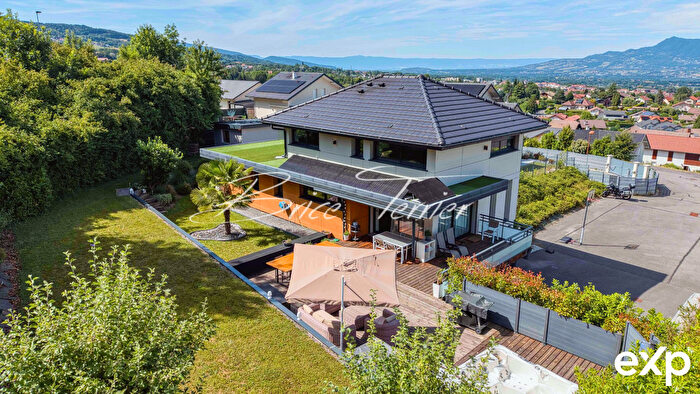 La Roche-sur-Foron : Maison 6 pièces à vendre
