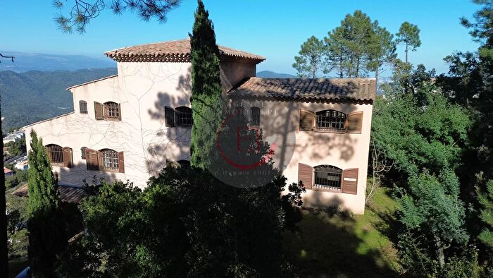 Maison à vendre - Mandelieu-la-Napoule - 6 pièces - 4 chambres