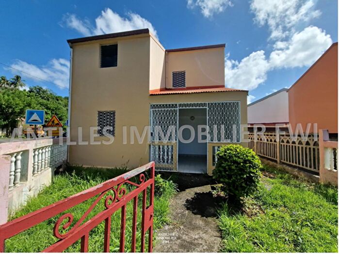 Maisons à vendre et appartements à louer - 1