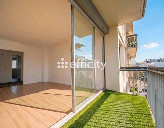Appartement 4 pièces à vendre à Puteaux, Centre-ville
