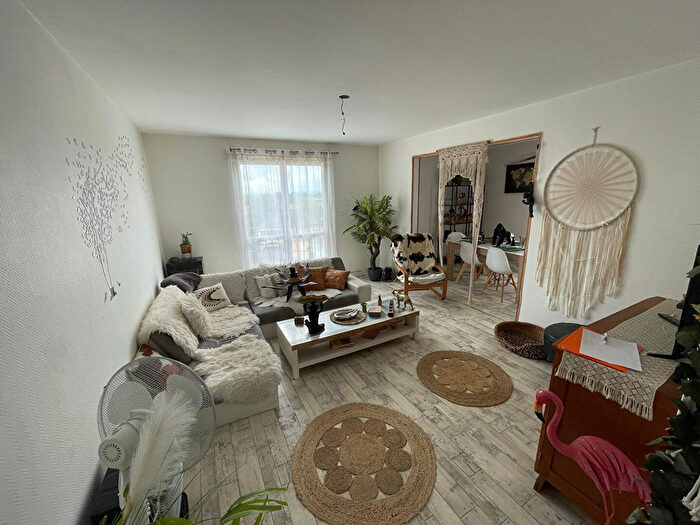 Appartement à vendre - Cercy-la-Tour - 4 pièces - 2 chambres