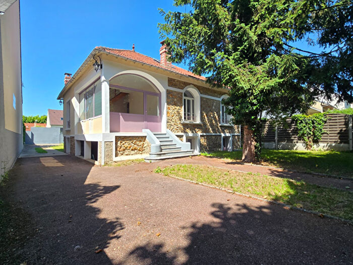 Aulnay-sous-Bois, Prevoyant, Le Parc : Maison 8 pièces à vendre