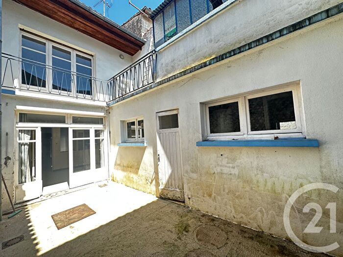 Maison à vendre - Chef-Boutonne - 4 pièces - 2 chambres