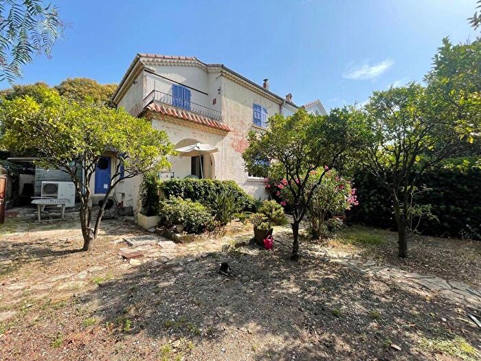 Maison à louer - Juan-les-Pins, Antibes - 3 pièces - 2 chambres