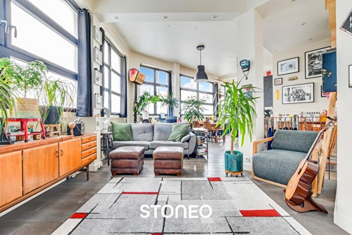 Appartement à vendre - Paris e , Mouzaia - 3 pièces - 2 chambres