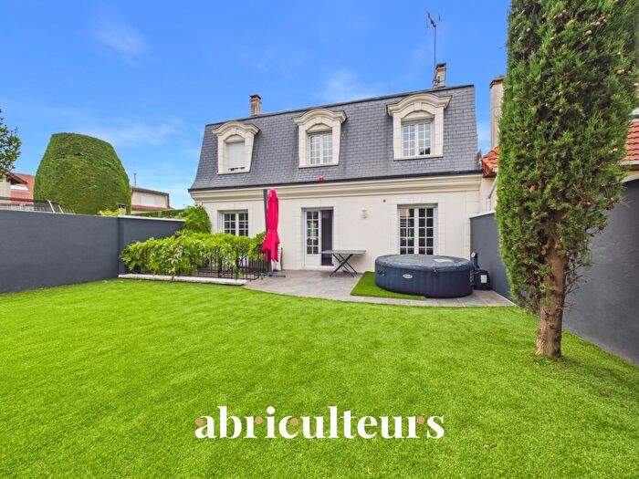 Ormesson-sur-Marne : Maison 6 pièces à vendre